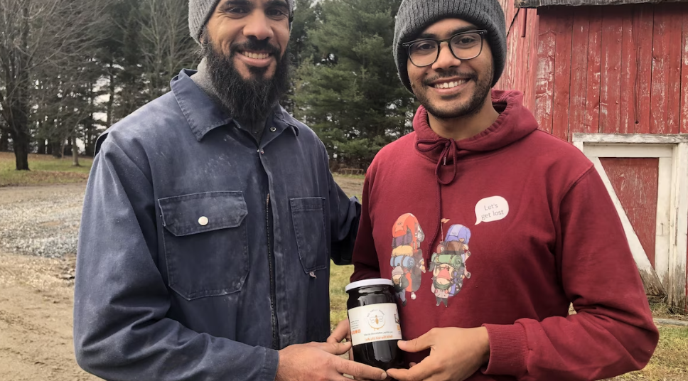 Les frères Guesmi découvrent l'agriculture québécoise – AgriTunisie.com